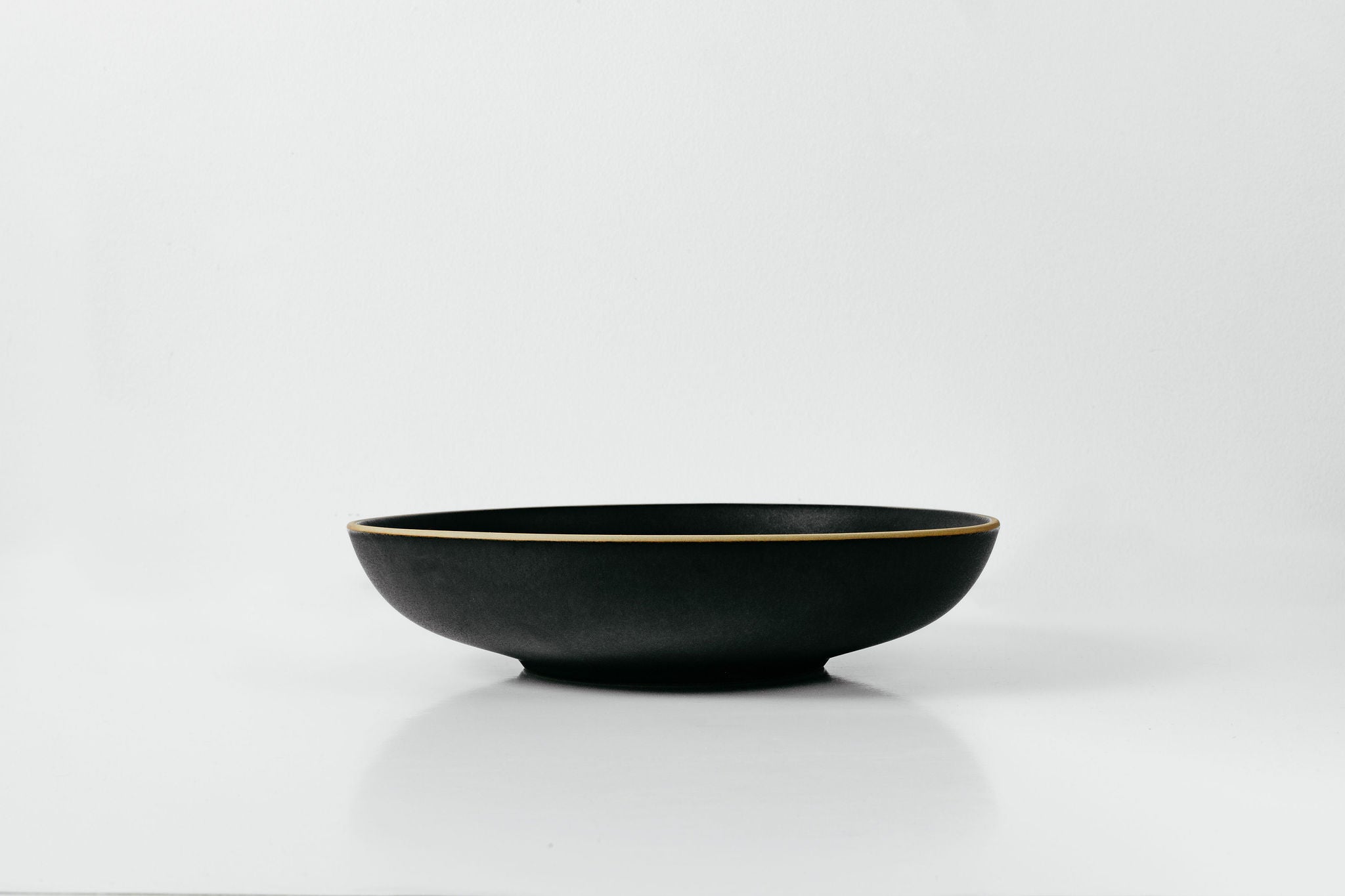 10.25” Shallow Serving Bowl – Lineage Ceramics