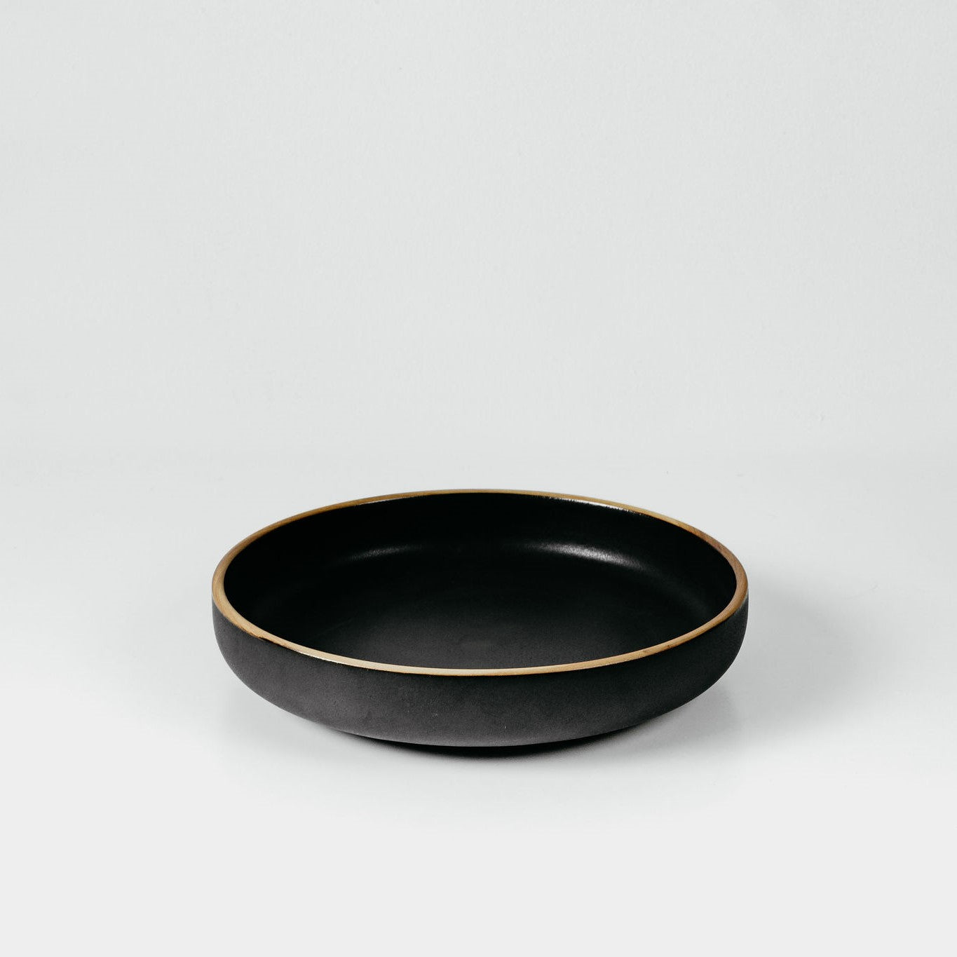 The Lunch Deep Plate – Lineage Ceramics