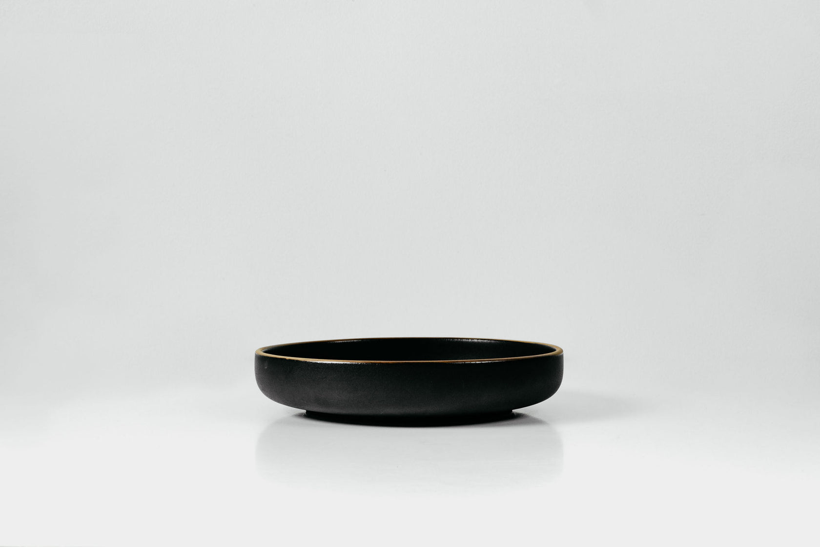 The Lunch Deep Plate – Lineage Ceramics